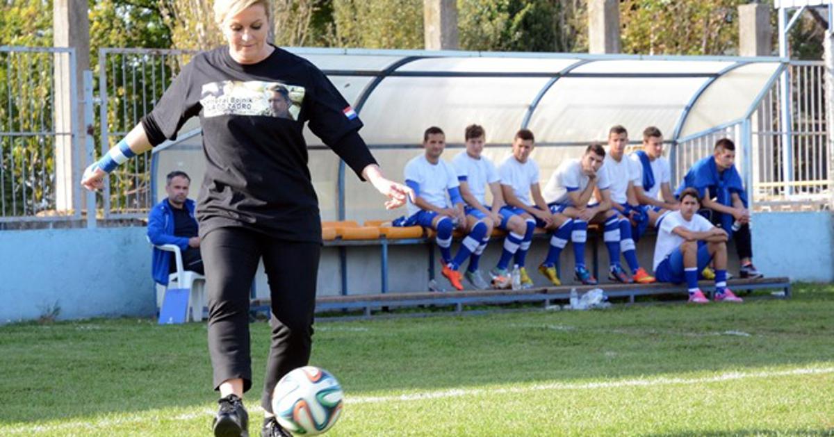 Kolinda Grabar Kitarović lupila šakom po tipkovnici | Plusportal